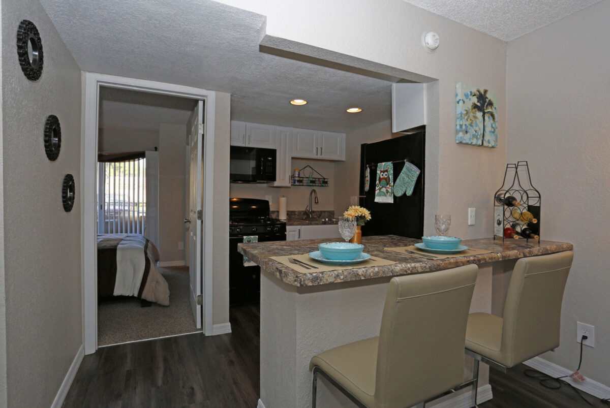 Sunpointe Place – Upgraded Apartments in Largo, FL