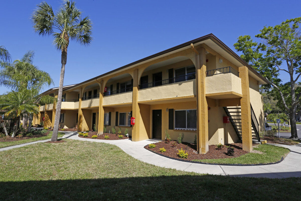 Sunpointe Place – Upgraded Apartments in Largo, FL